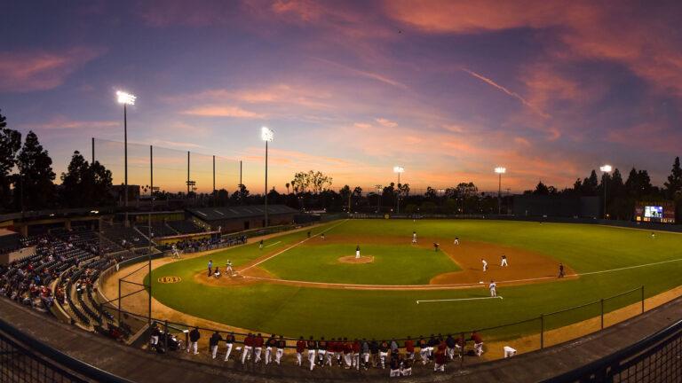 Top 15 College Baseball Facilities - Slamstox